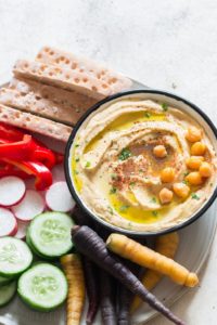How To Make Hummus From Scratch (Video) - CurryTrail
