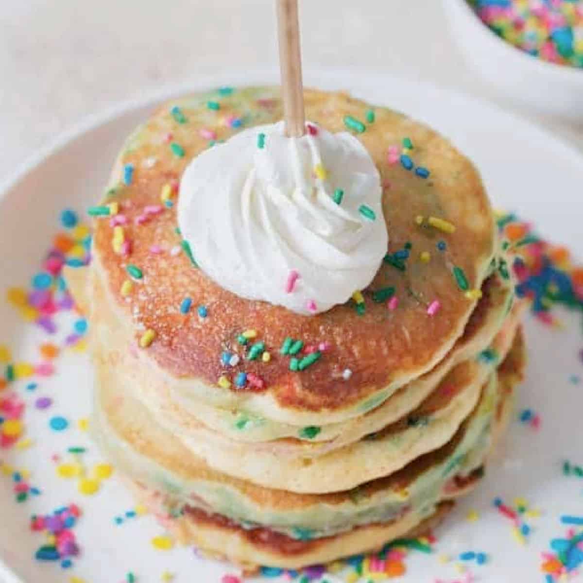 Birthday Cake Pancakes (Funfetti Pancakes) - Curry Trail