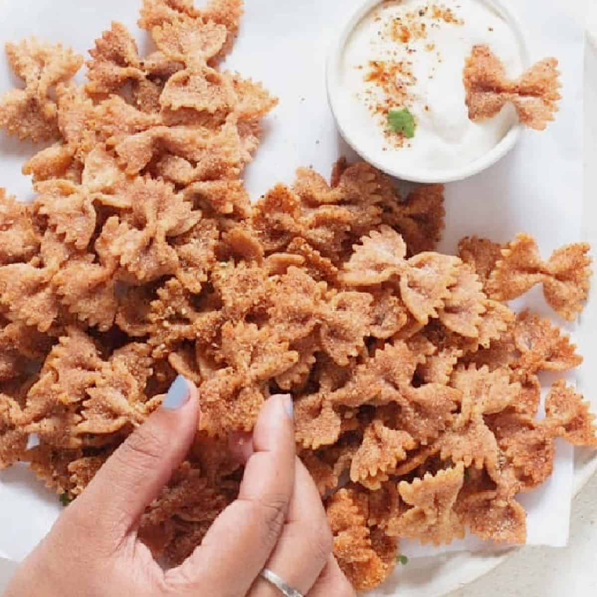 Homemade Crispy Pasta Chips Recipe - CurryTrail