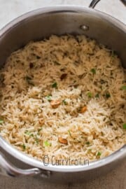 Easy Garlic Rice (Filipino Garlic Fried Rice) - Curry Trail