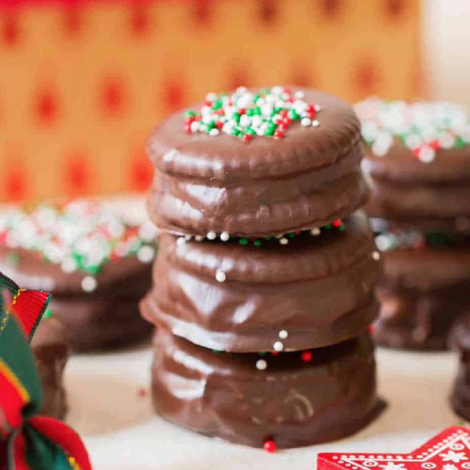 No-Bake Chocolate Peanut Butter Ritz Cookies - Curry Trail