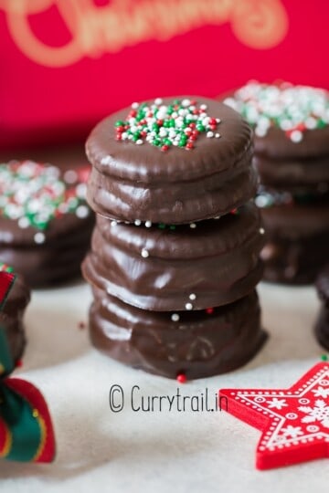 No-Bake Chocolate Peanut Butter Ritz Cookies - Curry Trail