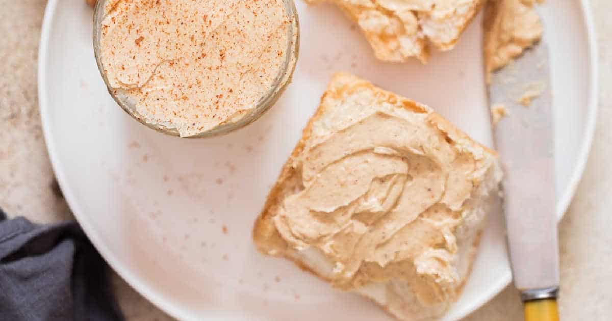 Cinnamon Butter (Texas Roadhouse Copycat Recipe) - Curry Trail