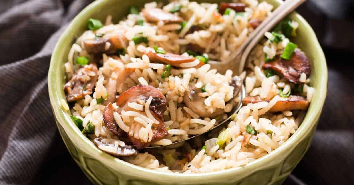 One Pot Mushroom Rice Recipe (Video) - CurryTrail