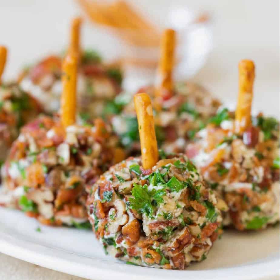 Mini Cheese Balls (Cheese Ball Bites) - Curry Trail
